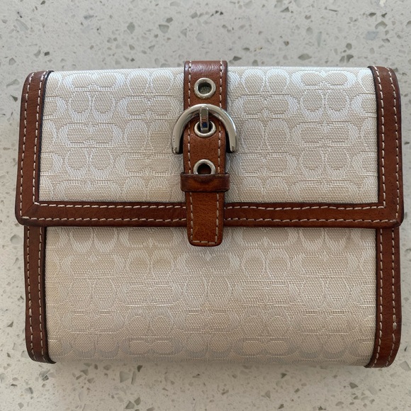 Coach | Bags | Vintage Coach Wallet White Logo And Brown Leather Small ...